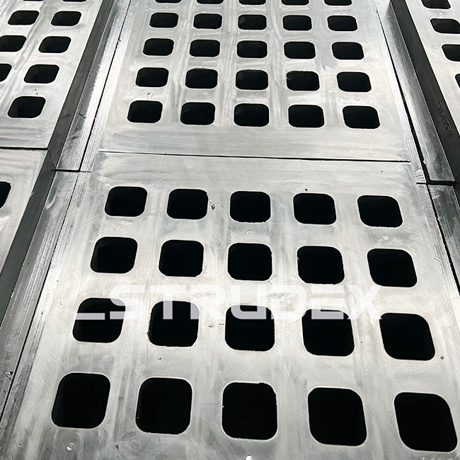 Modular Rubber Screen Panels with Buffer Strips for Primary Screening ...